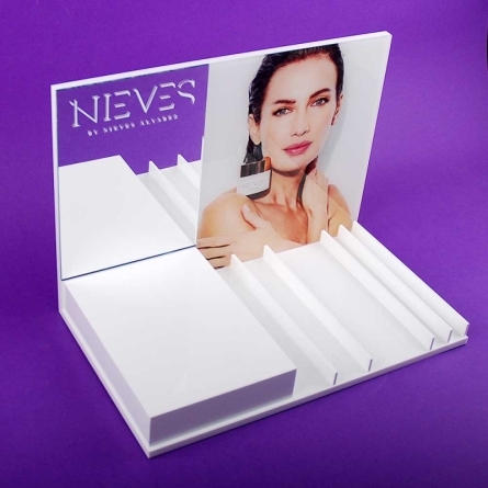 Plexiglas display NIEVES ALVAREZ | Faberplast